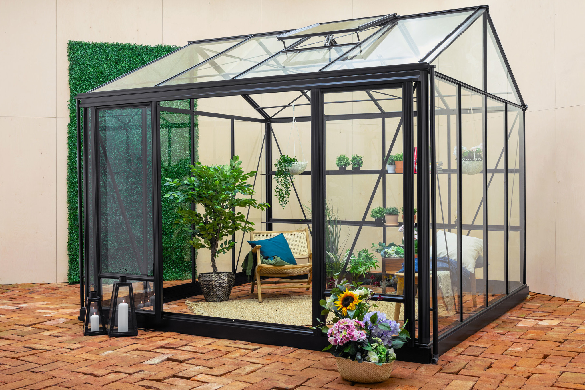 Greenhouse | Safety and durable glass | Polhus UK